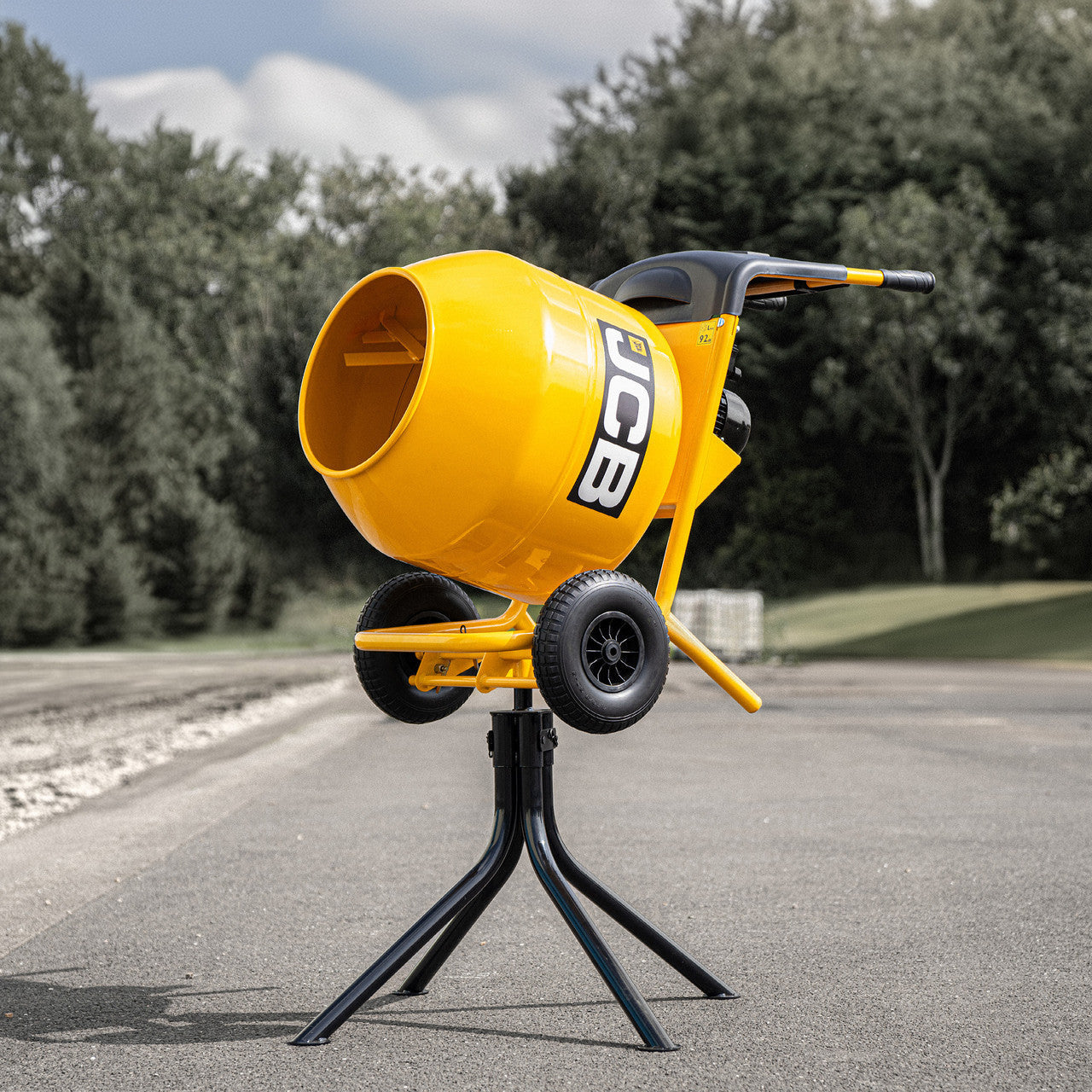 JCB 110V 134L Seam Welded Tip Up Cement Mixer 550W Electric Motor | JC ...